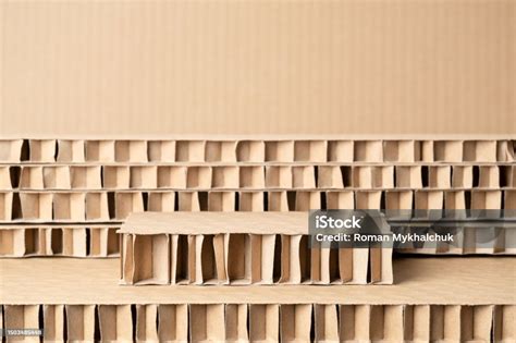 段ボールの梱包材セルロースから作られた段ボール紙シートの質感自然な茶色の段ボールの表面 3dのストックフォトや画像を多数ご用意 3d