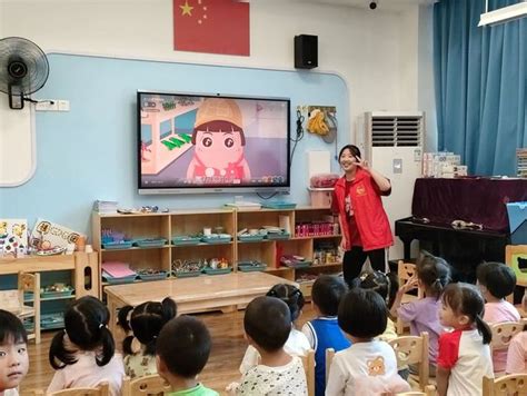 “欢庆六一，快乐童年”经济与管理学院萤火虫志愿服务队开展“幼儿园四点半课堂”志愿服务活动