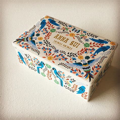Baila 可愛いお菓子の缶って、ついつい取っておきたくなるのは、私だけでしょうか？ Gwに手土産を買わなきゃという方も多いかもしれません