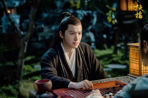 楊冪、張彬彬《暴風眼》劇照曝光！盤點楊冪公司力捧9位男星，張彬彬紅了他卻不紅