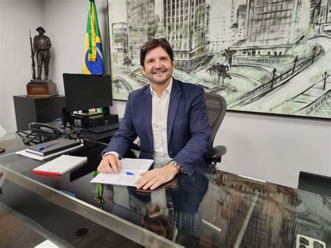 Ouvidor Celebra 33 Anos Jornal Ouvidor