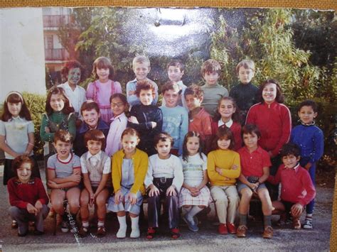 Photo de classe La gravette de 1977 école La Gravette Copains d avant