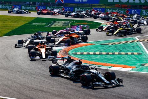 Punido Na Itália Hamilton Assume Culpa Mas Minimiza Perda