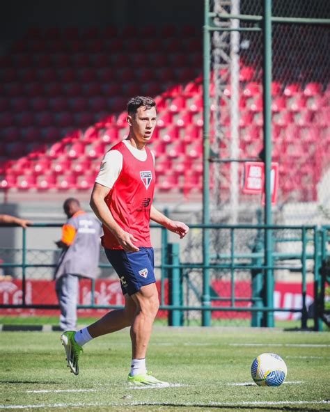 Elenco Se Reapresenta Após O Majestoso Spfc
