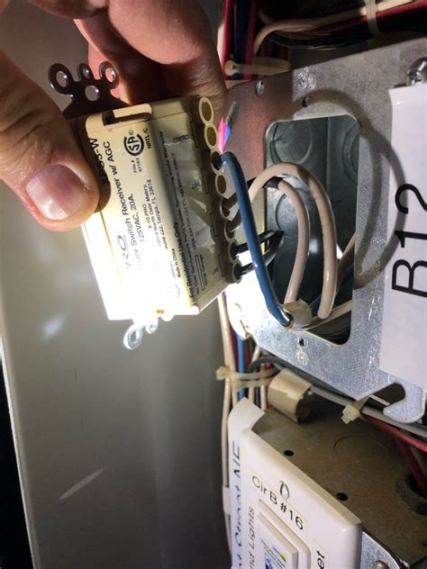 Leviton Dz15s 1bz Decora Smart Switch With Z Wave Technology Im
