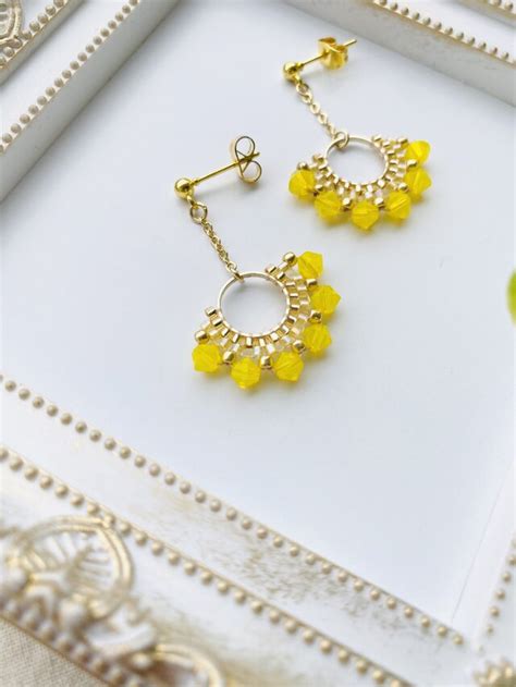 揺れるbeadsフープピアス／イヤリング／チタン Iichi ハンドメイド・クラフト作品・手仕事品の通販