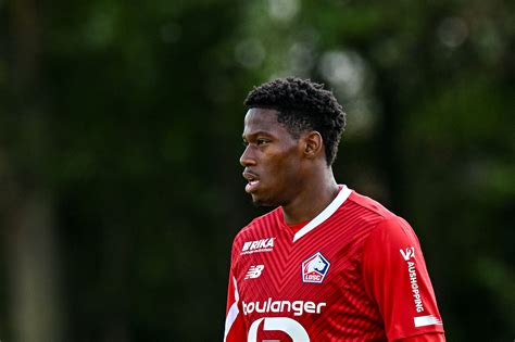Mercato Le PSG fait une fleur à lOM pour Jonathan David