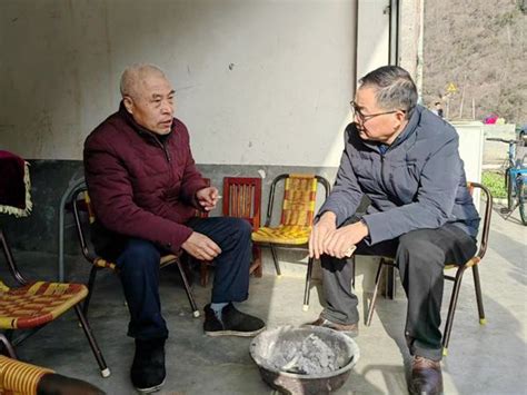 【教体动态】汉滨区教体局开展春节前慰问困难教职工活动 汉滨区人民政府
