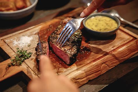 7 Tingkat Kematangan Steak Yang Enak Dan Ciri Cirinya
