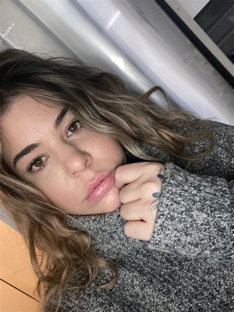 A Rare Pic Of My Not Being Goofy Rcougarsandmilfssfw