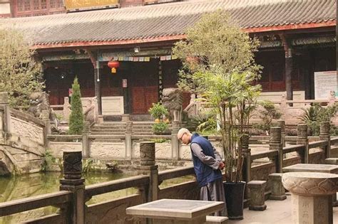 今日臘八聖水寺準備了10000份臘八粥溫暖了整個內江 每日頭條