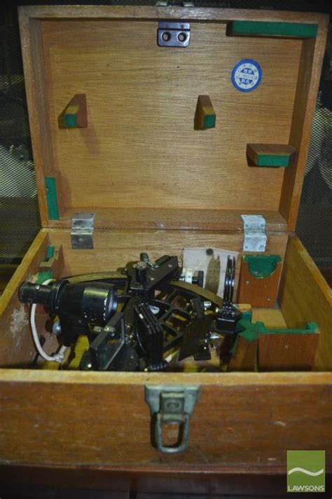 Lot Vintage Sextant