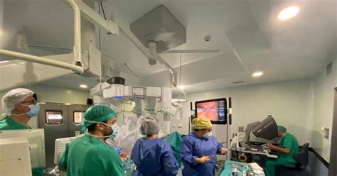 L'Hospital Clínic inicia les intervencions amb l'equip de cirurgia Da Vinci