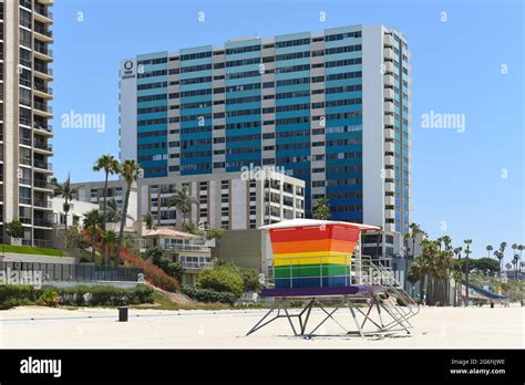 Rainbow Lifeguard Tower Hi Res Stock Photography And Images Alamy