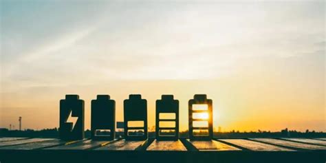 New Grid Forming Strategy For Solar Batteries