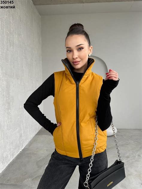 Жилетка безрукавка — ціна 350 грн у каталозі Жилетки Купити жіночі речі за доступною ціною на