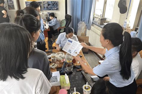浦发银行运城分行进企业开展金融知识普及宣传员工活动进行