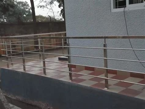 Silver Stainless Steel Balcony Railing For Home Material Grade SS At Feet In Bengaluru