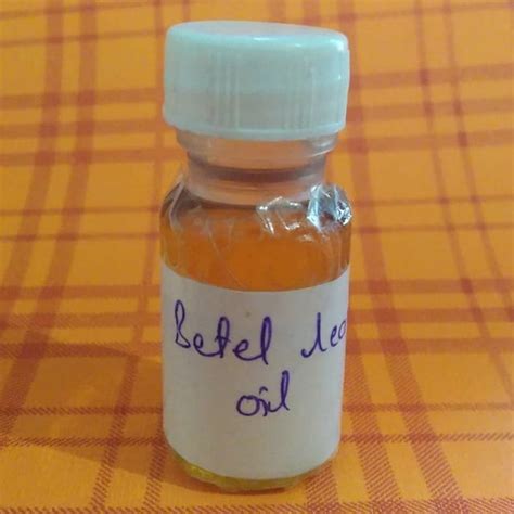 Betel Leaf Essential Oil At ₹ 17500 Litre Betel Leaf Oil In Kannauj Id 27356832088