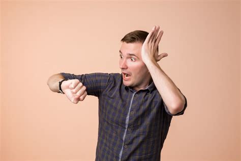 「あっ！間に合わない！」独り言をいいたいときって英語でなんていう？ネイティブがよく使う独り言フレーズを紹介！ English Lab