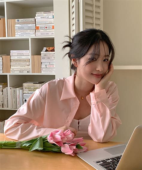 로즐리 Made 스테디 뒤트임 크롭 셔츠