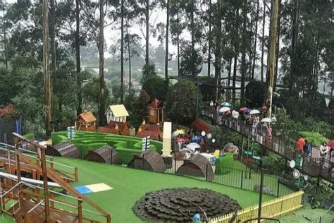 Diluar Nalar Dusun Bambu Objek Wisata Yang Tampilkan Waterfall Buatan Pertama Di Bandung
