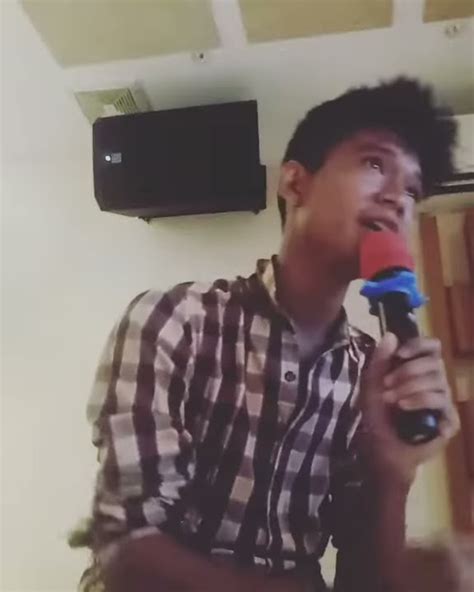 အျပံဳးေလး Youtube