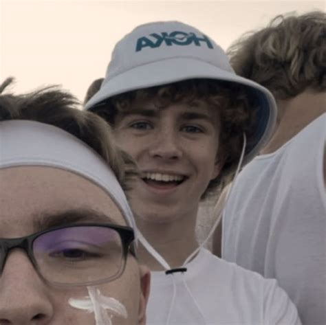 Walker Scobell Icon Cara Cachinhos Dourados Marido