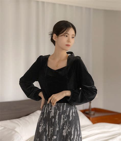 리리앤코 벨리프넨 벨벳 뒷리본 스퀘어넥 블라우스빅사이즈 120사이즈 리리앤코 연말룩 연말블라우스 벨벳블라우스 리본블라우스 파티룩 데일리룩 데이트룩 출근룩 오피스룩 하객룩