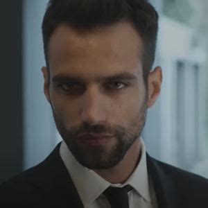 Fotos e posters da série Diário de um Gigolô AdoroCinema