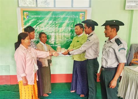 ပင်လောင်းမြို့၌ မြေပိုင်ရှင်များထံ မြေယာလျော်ကြေးငွေပေးအပ