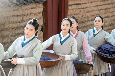 Jung Il Woo And Girls Generations Yuri Transform Into Their