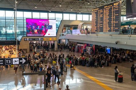 Se anunță grevă de proporții în aeroporturile din Italia Mii de