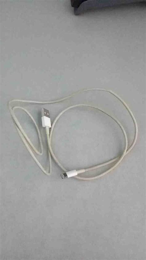 Заряднее Устройство Адаптер для Мобильного Телефона Б/У Кабель USB ...