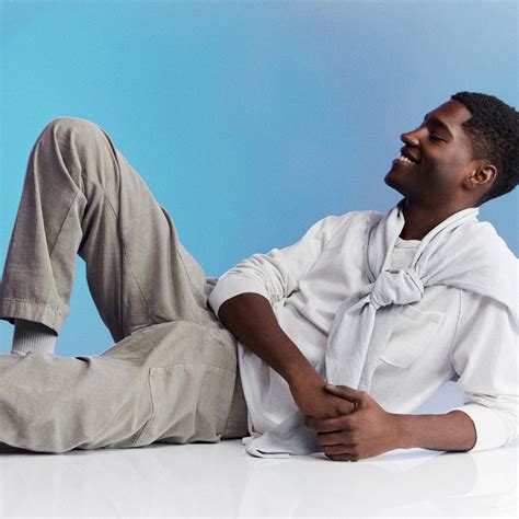제임스 펄스 최대 70 세일 The Outnet