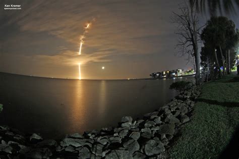 Stellar Midnight Spacex Launch Lofts 55 Starlinks To Orbit With Fastest