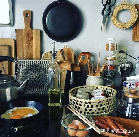 谁说厨房就得整洁明亮？日本人妻的杂乱厨房，满屏都是浓浓的人间烟火气！ 知乎