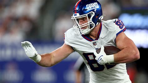Giants Te Daniel Bellinger Goes Viral For Ripped Physique Look