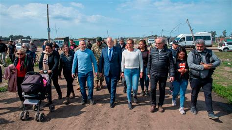 Axel Kicillof acordó con el Ejército la urbanización de la mega toma de Los Hornos pese a la
