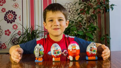 4 SURPRISE EGGS. Kinder Сюрприз. Распаковка 4 киндер-сюрпризов. - YouTube