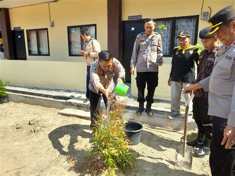 Sambut Hari Jadi Humas Polri Ke 72 Polres Tana Toraja Tanam 1000 Pohon