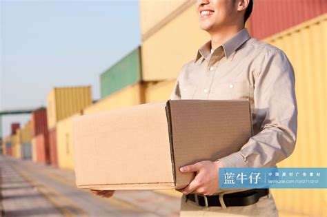 物流工作人员和纸箱子 蓝牛仔影像 中国原创广告影像素材
