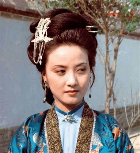 凤姐为什么让刘姥姥给女儿起名， 而不是贾母？百科ta说