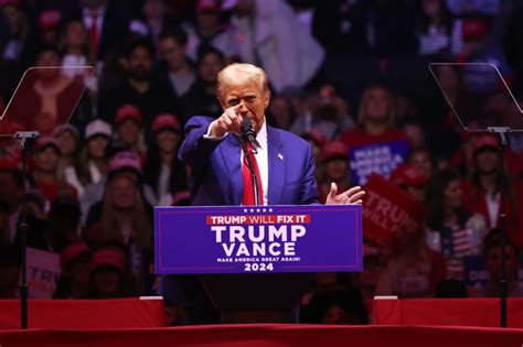 Closing Arguments Keep Leading Back To Trump Roll Call