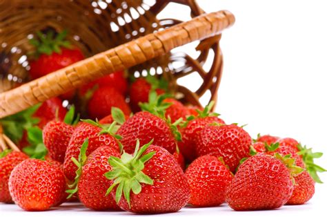 Download Spilled Basket With Strawberry Desktop Wallpaper Wallpapers Com