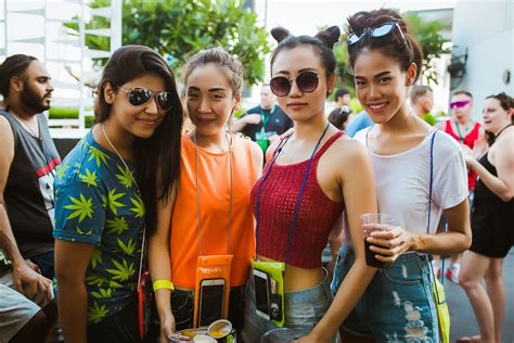 Foam Pool Party At Ambar Songkran Fest Siam2nite
