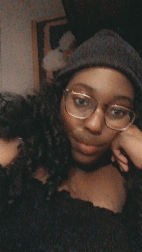 Sfw Selfie 🤎 Scrolller