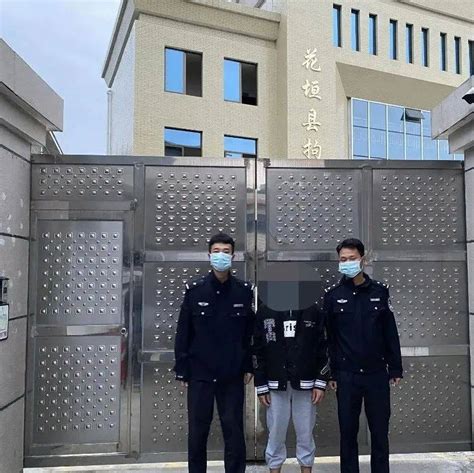 无证驾驶“鬼火”摩托车 一男子被花垣公安行政拘留非法湘西麻某