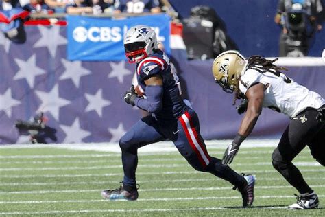 Ezekiel Elliott Goes Unclaimed On Waivers Nfl News Fantasy Football