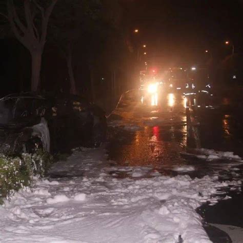 海安一男子醉驾引发车祸，车辆起火烧毁！朱某轿车道路